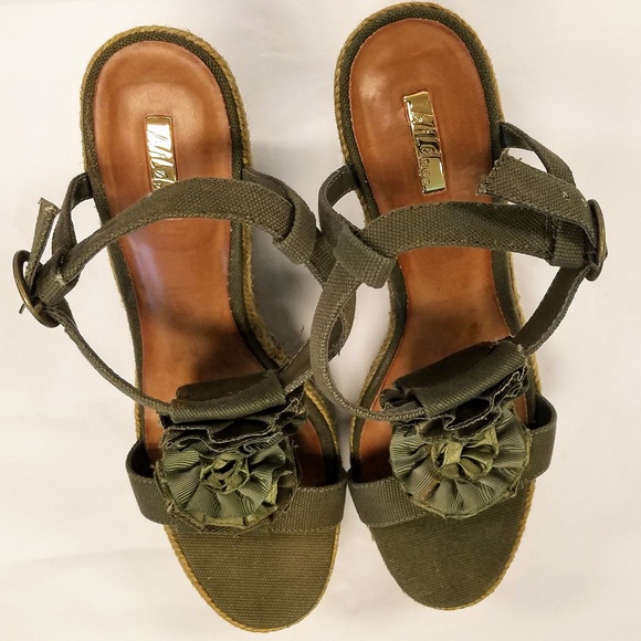 Wild Pair | Shoes | Wild Pair Army Green Distress Platform Wedge | Poshmark